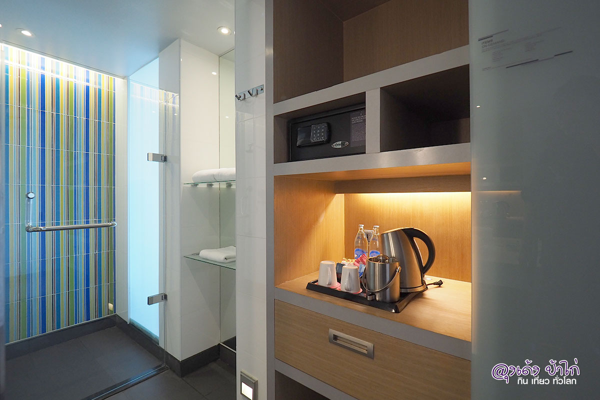 Aloft Hotel Bangkok Sukhumvit 11 - รีวิว by ลุงเด้ง ป้าไก่