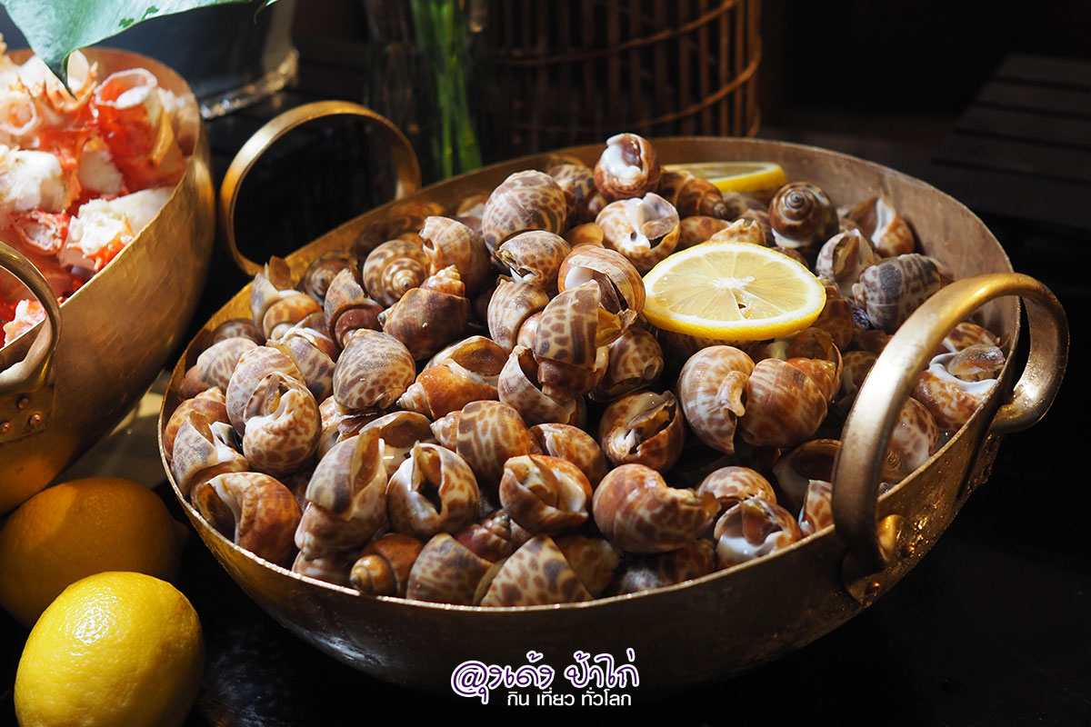 The Dining Room บุฟเฟ่ต์ อาหารทะเล - ลุงเด้ง ป้าไก่